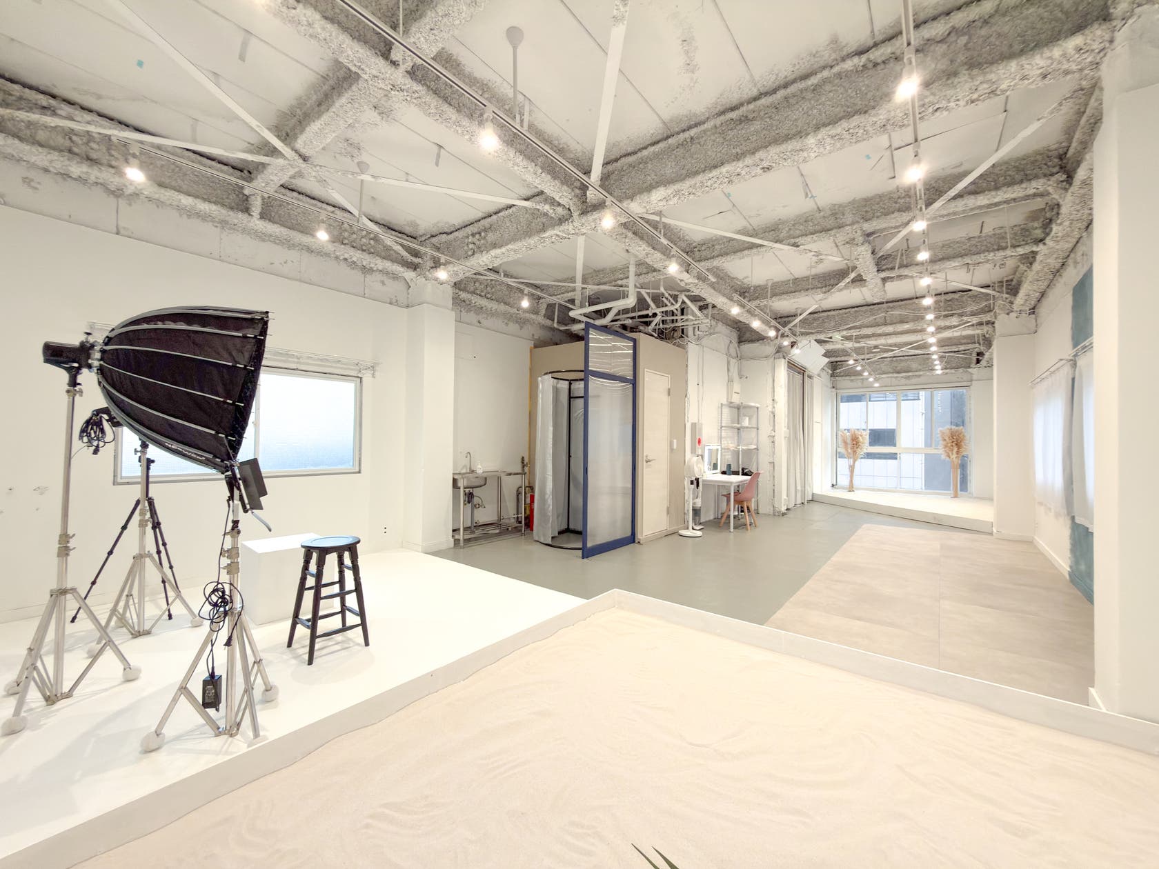 【ベストホスト運営】🏄‍♀️NEW OPEN🏄‍♀️自然光が降り注ぐシロホリ｜プロ機材全て無料で手ぶら撮影の写真1