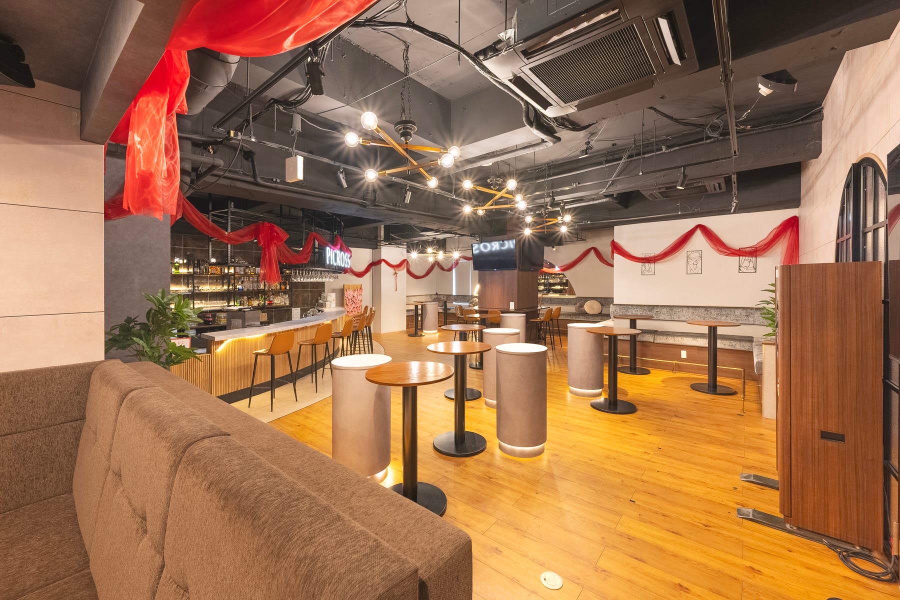 スペモ🍻大塚徒歩１分✨最大120名🥳おしゃれなバー空間を貸切❣️イベント・パーティー・撮影✨888_PICROSS大塚店の写真12