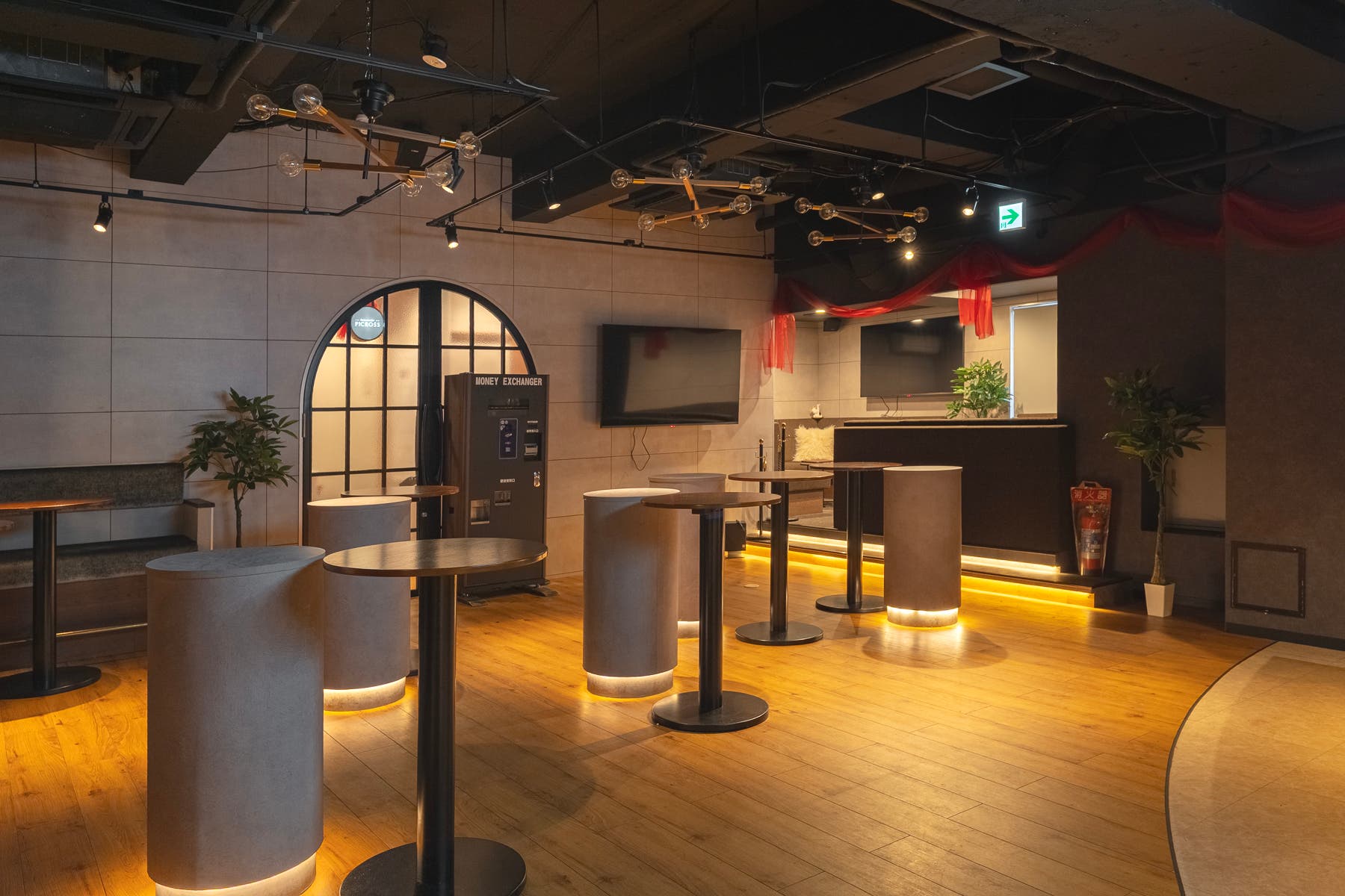 スペモ🍻大塚徒歩１分✨最大120名🥳おしゃれなバー空間を貸切❣️イベント・パーティー・撮影✨888_PICROSS大塚店の写真13