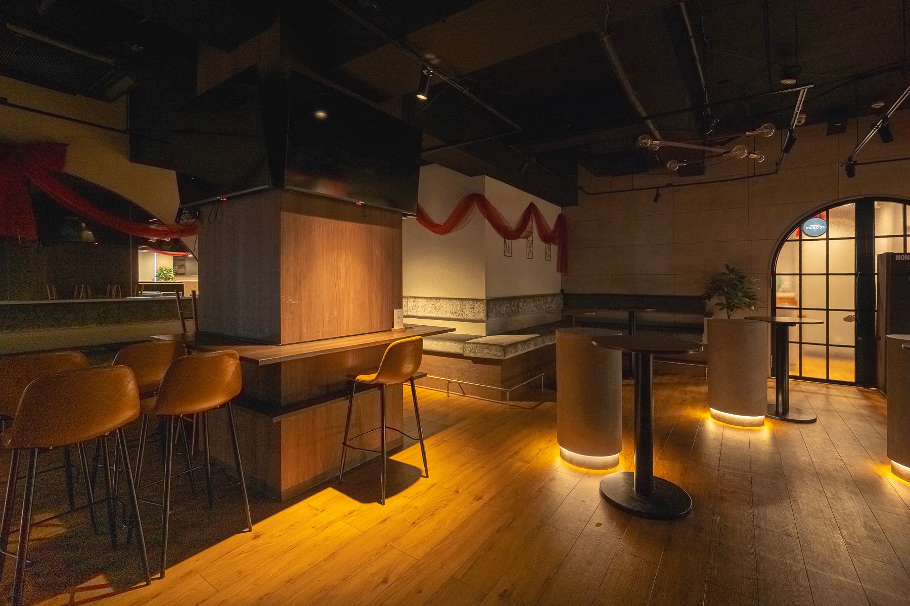 スペモ🍻大塚徒歩１分✨最大120名🥳おしゃれなバー空間を貸切❣️イベント・パーティー・撮影✨888_PICROSS大塚店の写真18