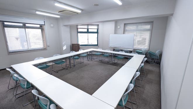 電車通り沿い・セブンイレブン紙屋町ビル 最大32名様 スクリーン&プロジェクター光WiFi無料!カンファレンス21 紙屋町3Bの写真1