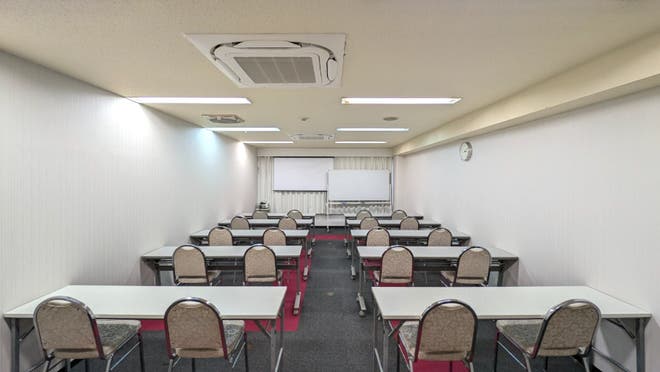 電車通り沿いウォンツ銀山ビル 最大33名着席可 スクリーン&プロジェクター光WiFi無料 カンファレンス21 八丁堀Wing-Bの写真1