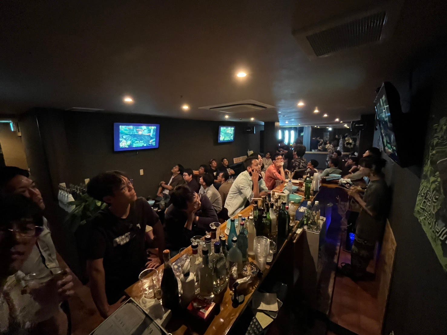 ダーツ・カラオケ・ボドゲ・DJまで！学生の集まりやオフ会、宴会も気軽に貸切できる、ミナミの遊べるBAR！の写真2