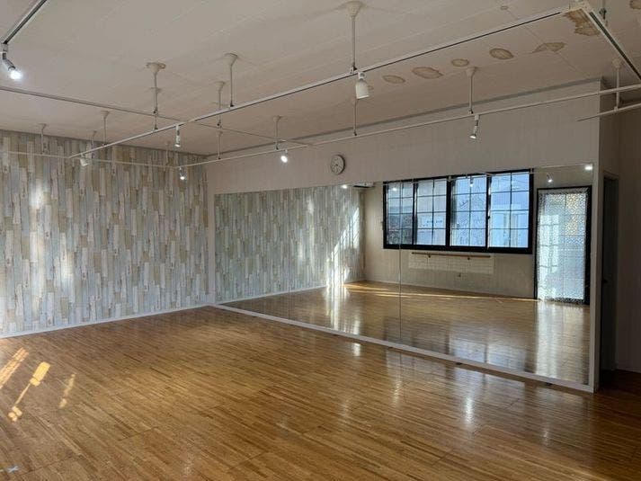【鏡・音響】完備のレンタルダンススタジオ（更衣室・待合室あり）の写真2