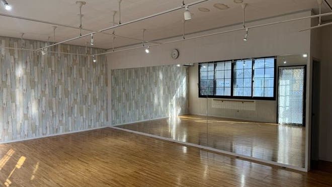 【鏡・音響】完備のレンタルダンススタジオ(更衣室・待合室あり)の写真2