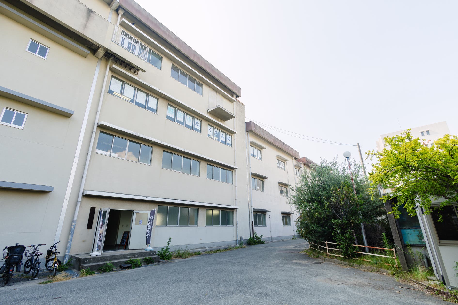 本物の廃校教室スタジオ、撮れるのは解体前の今だけ｜2026年12月28日まで｜庄内駅5分・梅田10分｜コスプレ・ポートレートの写真10