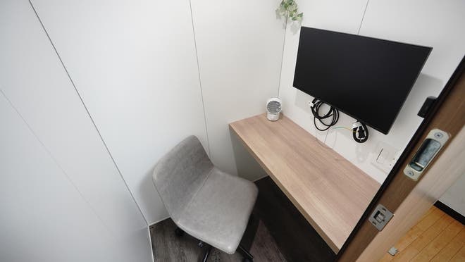 <ミニマルワークスペース立川No.1>1人用個室🚪Wi-Fi📶電源🔌モニター🖥️テレワーク/オンライン会議の写真1