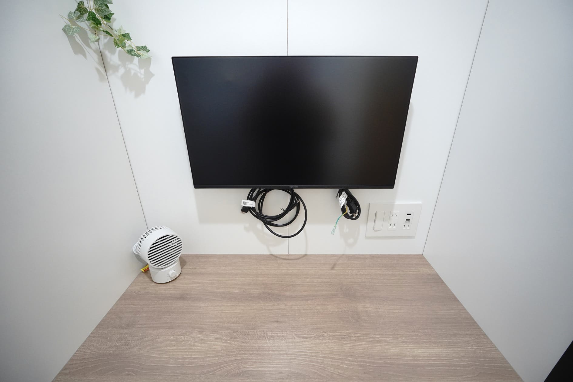 ＜ミニマルワークスペース立川No.1＞1人用個室🚪Wi-Fi📶電源🔌モニター🖥️テレワーク/オンライン会議の写真2