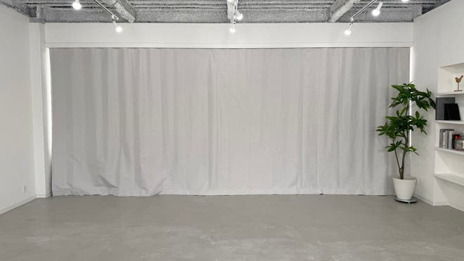 撮影機材無料・自然光・コンクリ床・白壁・アーチ・埋込本棚【 アパレル|撮影|POP UP 】メイクルーム完備・大須観音7分の写真26