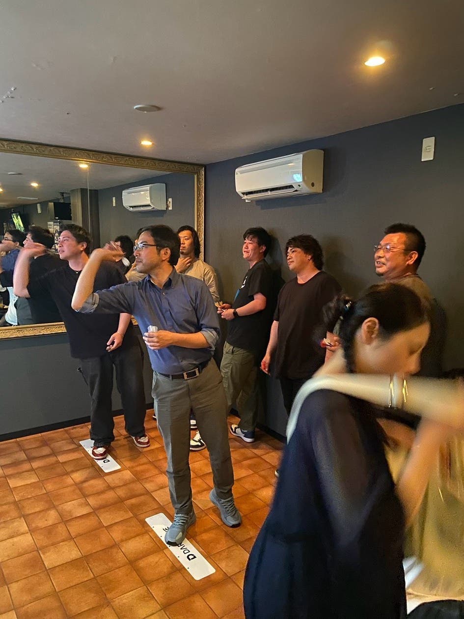 ダーツ・カラオケ・ボドゲ・DJまで！学生の集まりやオフ会、宴会も気軽に貸切できる、ミナミの遊べるBAR！の写真3