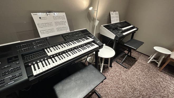【横浜駅徒歩5分】7.70㎡/最新エレクトーン2台備え付きの音楽ルーム(ルービー横浜 room2)の写真2