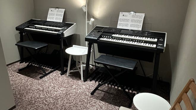 【横浜駅徒歩5分】7.70㎡/最新エレクトーン2台備え付きの音楽ルーム(ルービー横浜 room2)の写真4