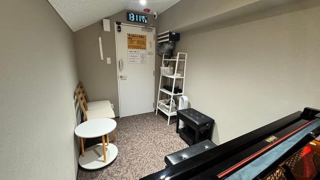 【横浜駅徒歩5分】7.90㎡/グランドピアノ備え付きの音楽ルーム(ルービー横浜 room3)の写真3