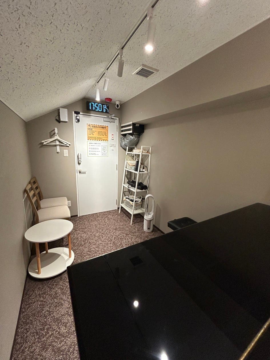 【横浜駅徒歩５分】7.90㎡/グランドピアノ備え付きの音楽ルーム（ルービー横浜 room3）の写真7