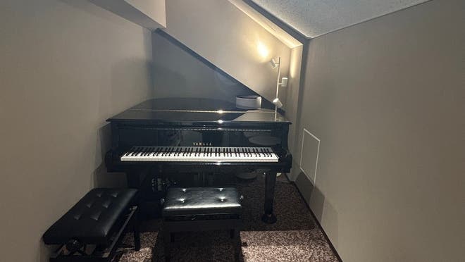【横浜駅徒歩5分】7.90㎡/グランドピアノ備え付きの音楽ルーム(ルービー横浜 room3)の写真8