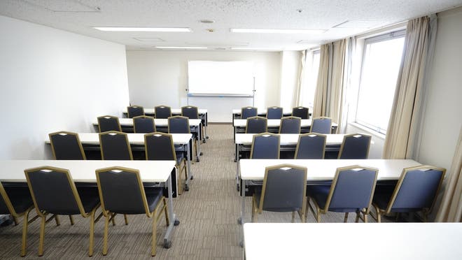 <横浜桜木町ワシントンホテル貸会議室ローズ2>桜木町駅徒歩1分🚃35名収容🪑光回線Wi-Fi📶セミナー/研修/会議の写真2