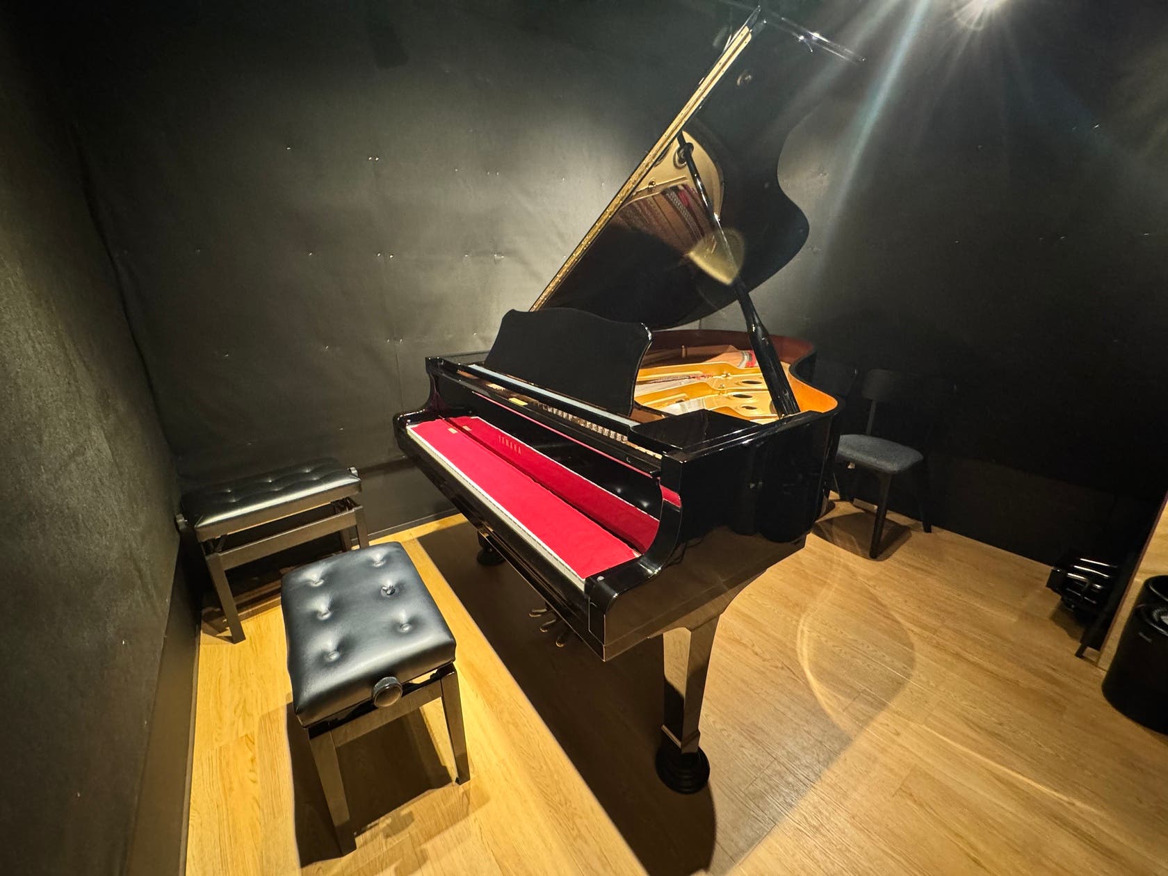 【渋谷駅徒歩3分】9.70㎡/グランドピアノ備え付きの音楽スタジオ（ルービー渋谷2nd room4）の写真1