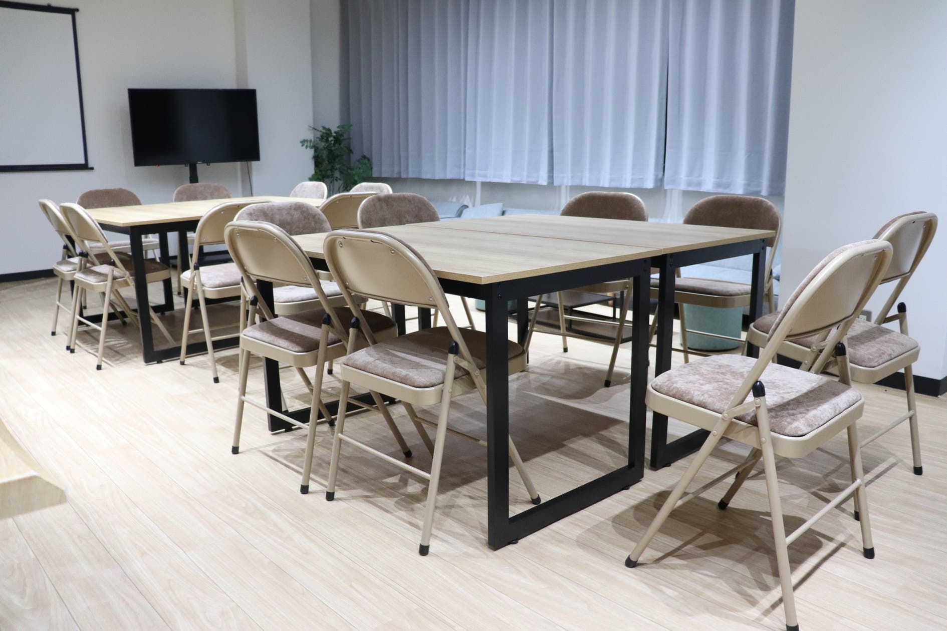【天満駅4分】2026年7月OPEN！32名着席🛋100㌅プロジェクター🎬歓送迎会・女子会に🎉会議・交流会・上映会にも🧳の写真8
