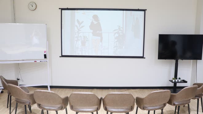 【天満駅4分】2026年7月OPEN!32名着席🛋100㌅プロジェクター🎬歓送迎会・女子会に🎉会議・交流会・上映会にも🧳の写真9