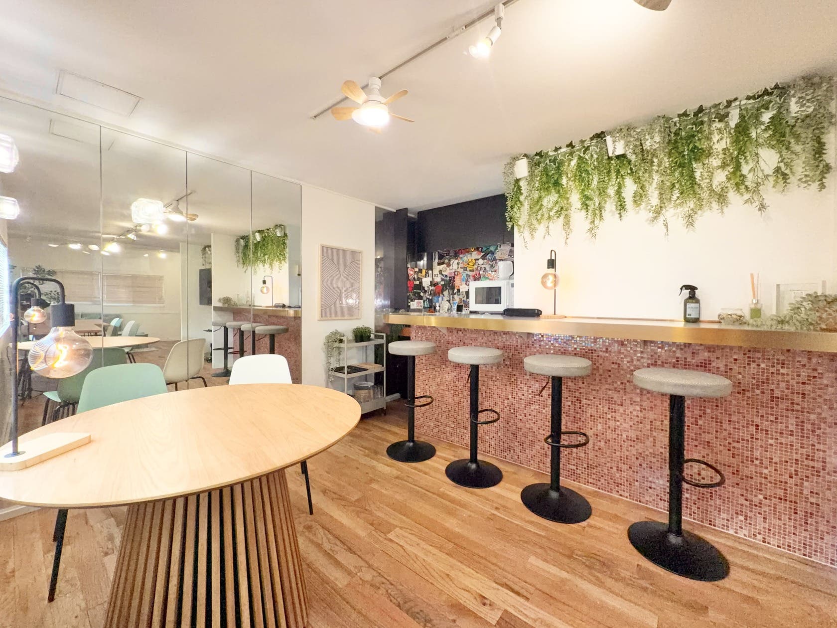 【渋谷7分/神泉1分】最大15名/無料Wifi/会議・撮影・懇親会・推し会・女子会・ボドゲ等！飲食持込🍷可！の写真3