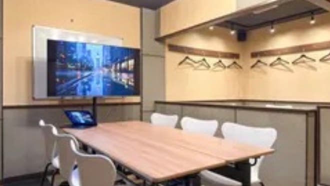 「遊ぶ・学ぶ・働く」OK!大画面テレビ完備のマルチスペースの写真2