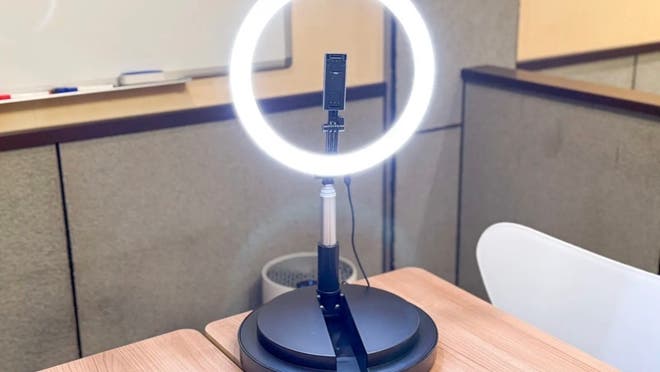 「遊ぶ・学ぶ・働く」OK!大画面テレビ完備のマルチスペースの写真4