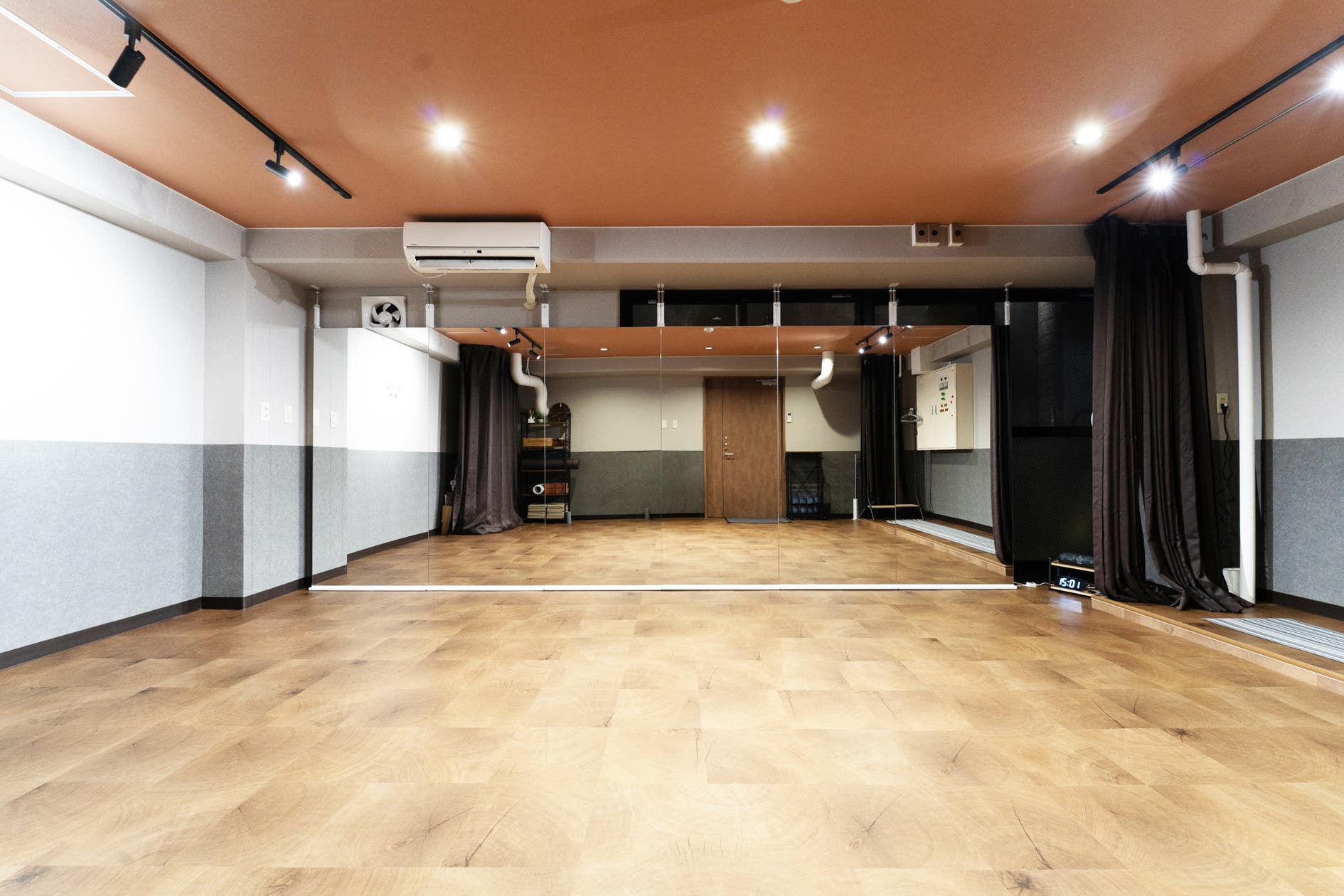 NEW!【巣鴨駅5分】大型鏡4.8ｍ広さ30㎡の地下スタジオでダンス・歌や楽器練習・トレーニング・演劇におすすめの写真2