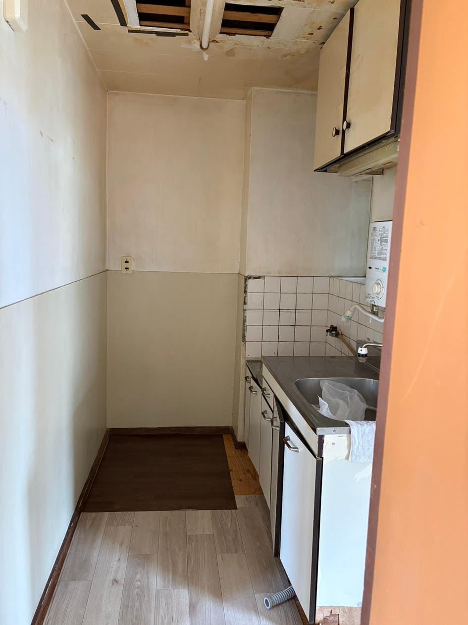 大みか第一アパートリフォーム途中の部屋の写真2