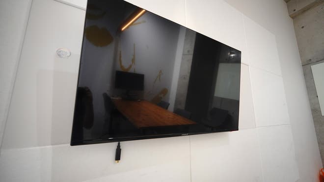 <MAKUAI WORK 下北沢 ミーティングルームNo.1>下北沢駅徒歩2分コワーキングスペース✨5名収容個室会議室🖥️の写真6