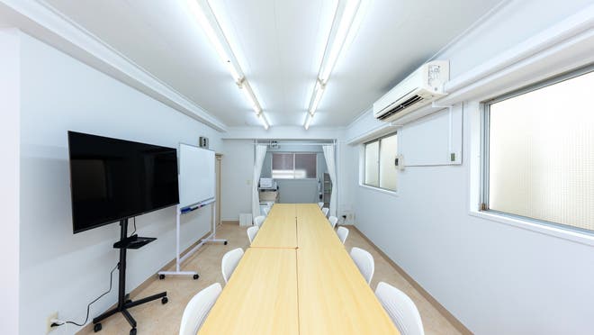 【✨OPEN 特価✨】大塚駅徒歩1分以内!明るい会議室|おしゃれなチェア2台で収録・撮影にも!|控室|対談|備品無料の写真5