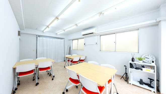 【✨OPEN 特価✨】大塚駅徒歩1分以内!明るい会議室|おしゃれなチェア2台で収録・撮影にも!|控室|対談|備品無料の写真6