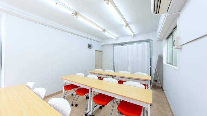 【✨OPEN 特価✨】大塚駅徒歩1分以内!明るい会議室|おしゃれなチェア2台で収録・撮影にも!|控室|対談|備品無料の写真8