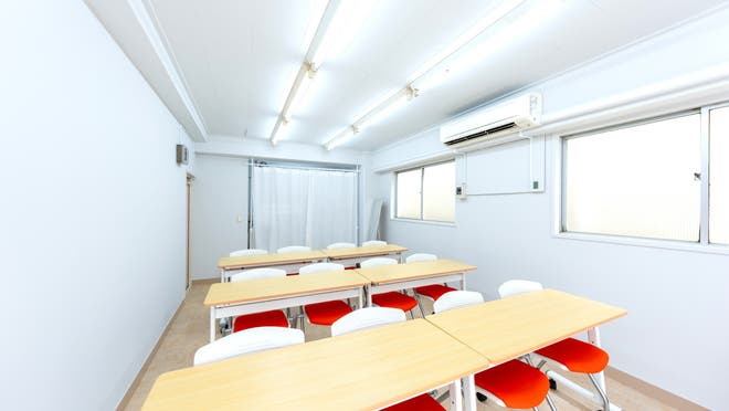 【✨OPEN 特価✨】大塚駅徒歩1分以内!明るい会議室|おしゃれなチェア2台で収録・撮影にも!|控室|対談|備品無料の写真9