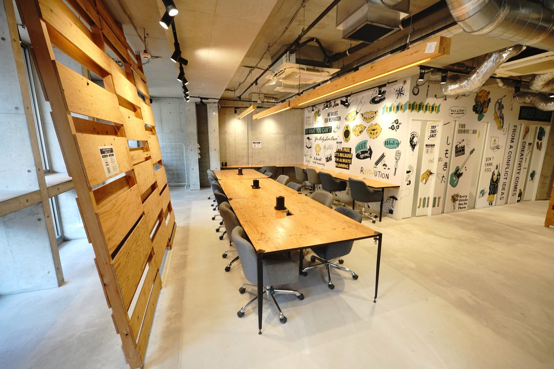 ＜MAKUAI WORK 下北沢 1名用フリー席F12＞下北沢駅徒歩2分コワーキングスペース✨光回線Wi-Fi🛜電源🔌の写真8
