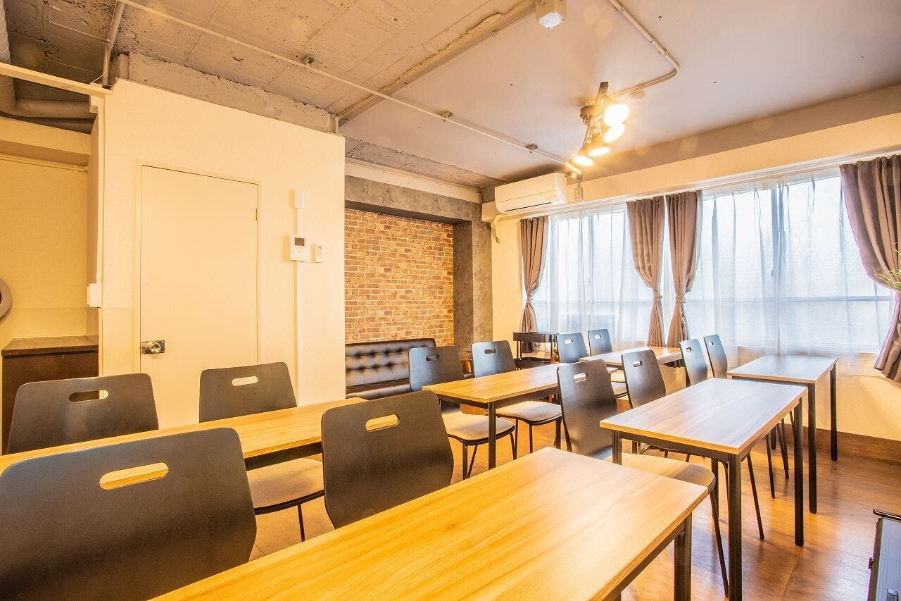 【高田馬場駅3分！16名利用可！】綺麗な室内！WiFi・プロジェクター・ホワイトボード全て無料！ふれあい貸し会議室 高田馬場Dの写真2