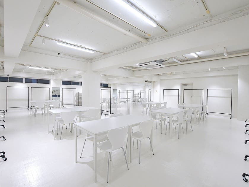 【2F-ワンフロア】約300㎡の広さで自然光が窓からたっぷり差し込む、日当たり良好の明るい撮影スタジオ。【大阪市中央区】の写真5