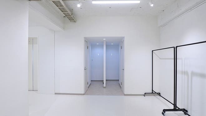 【2F-ワンフロア】約300㎡の広さで自然光が窓からたっぷり差し込む、日当たり良好の明るい撮影スタジオ。【大阪市中央区】の写真14