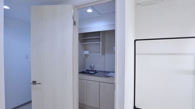【2F-ワンフロア】約300㎡の広さで自然光が窓からたっぷり差し込む、日当たり良好の明るい撮影スタジオ。【大阪市中央区】の写真15