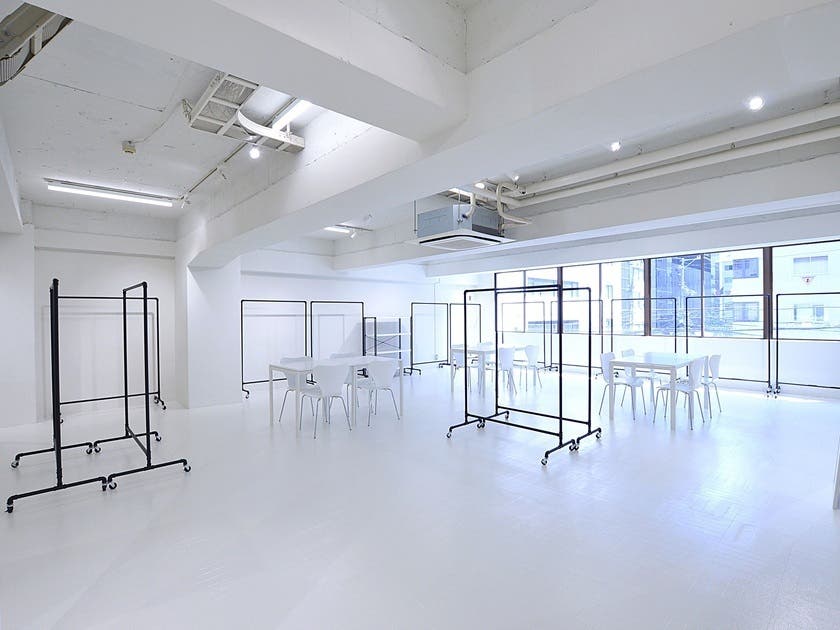【2F-ワンフロア】約300㎡の広さで自然光が窓からたっぷり差し込む、日当たり良好の明るい撮影スタジオ。【大阪市中央区】の写真18