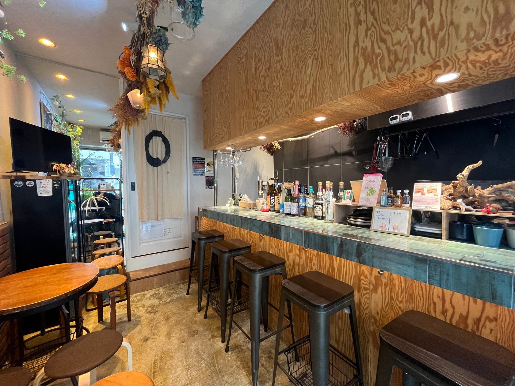 【下北沢】厨房完備のカフェバー☕1日店長・お誕生日会・ポップアップ・撮影・オフ会に（着席10名/7時〜18時利用/　外席有）の写真2