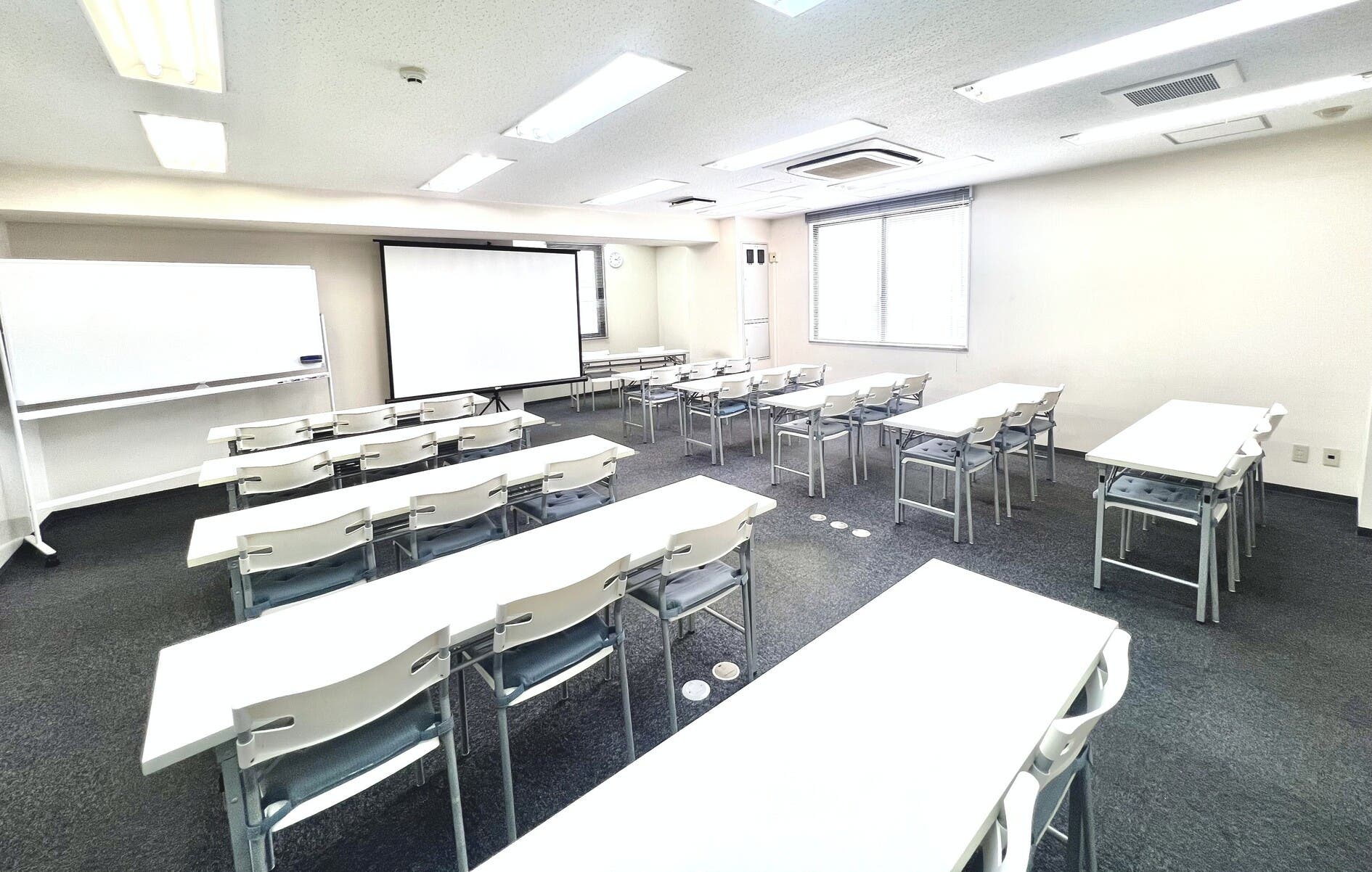 ☆NEW☆【本町駅から徒歩5分】大阪本町店 6階C会議室【会議・研修・試験会場・セミナーに】の写真3