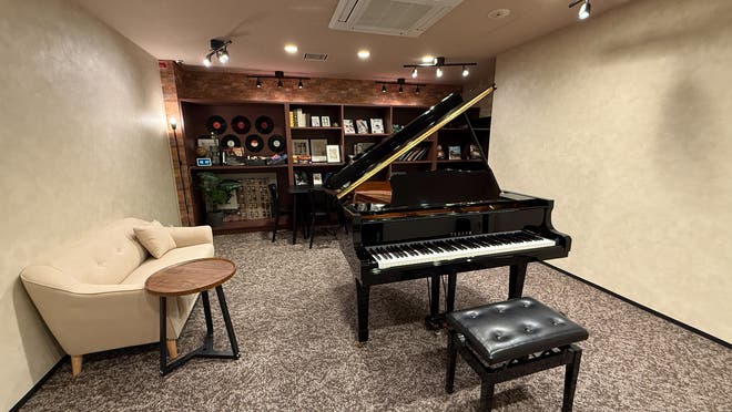 【大田区雪が谷大塚駅直結】32.80㎡/グランドピアノ完備。防音設備のある音楽ルーム。(ルービー 雪が谷大塚302号室)の写真1