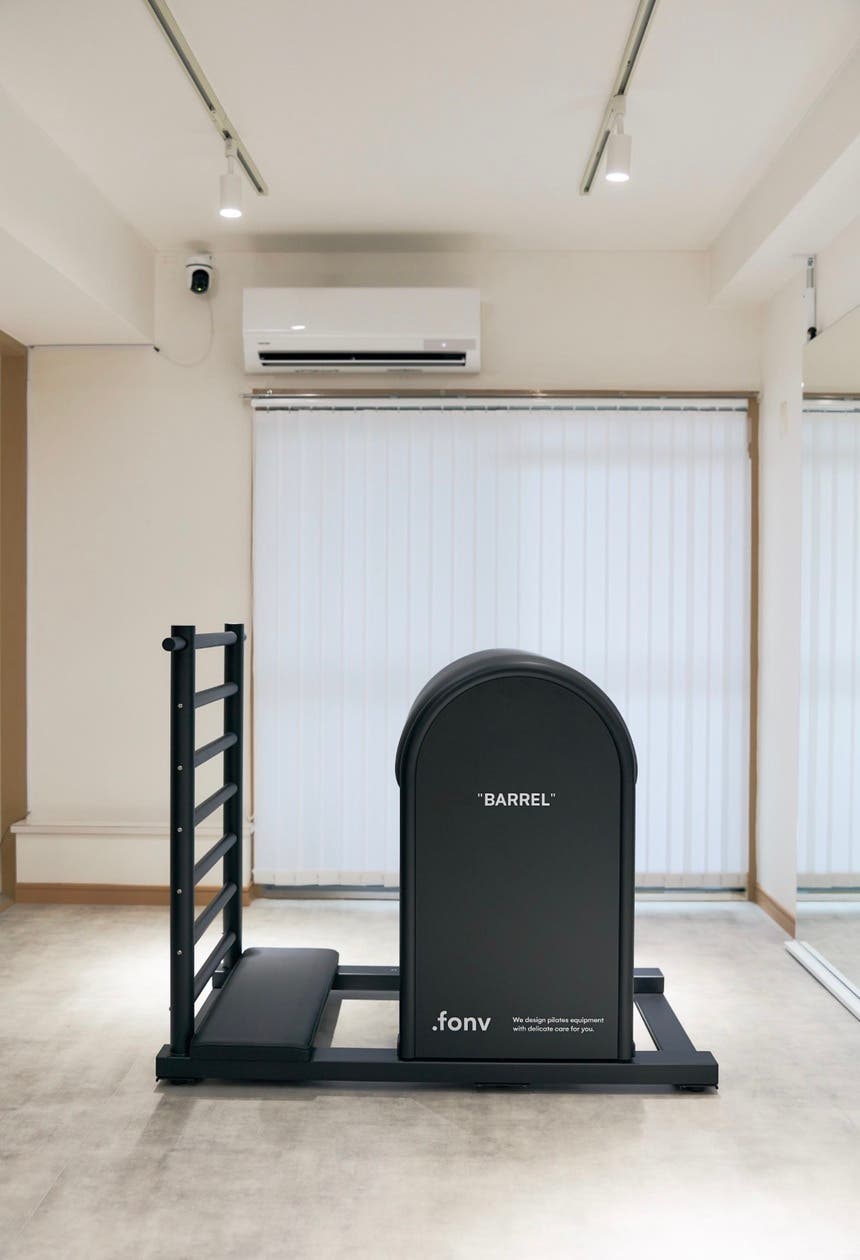 【広々31㎡/黒×ウッド基調】|国内稀少マシン導入|キャフォーマー・バレル・チェア完備|スチール撮影可の写真26