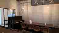 【石橋阪大前駅2分宝くじ横】17席カフェバー【ピアノ、WiFi、モニター、電源】の写真2