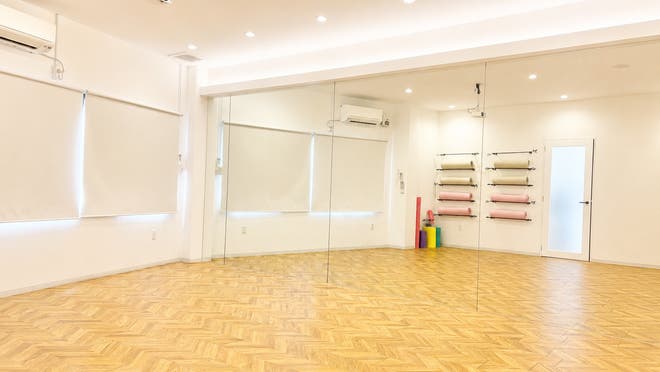 あなたの「やりたい」を叶える、名護の快適スタジオ。レッスン・施術・撮影・セミナーなど多目的に利用可能の写真1