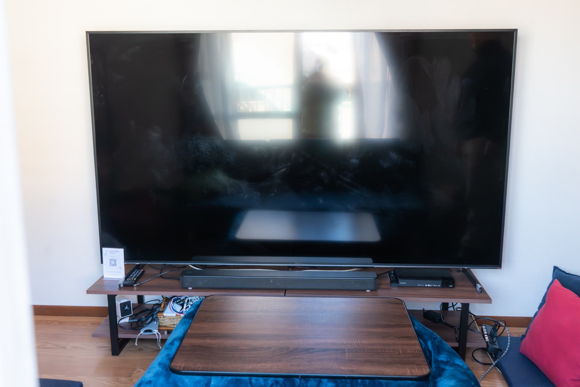 85インチ液晶TVモニターの画像1