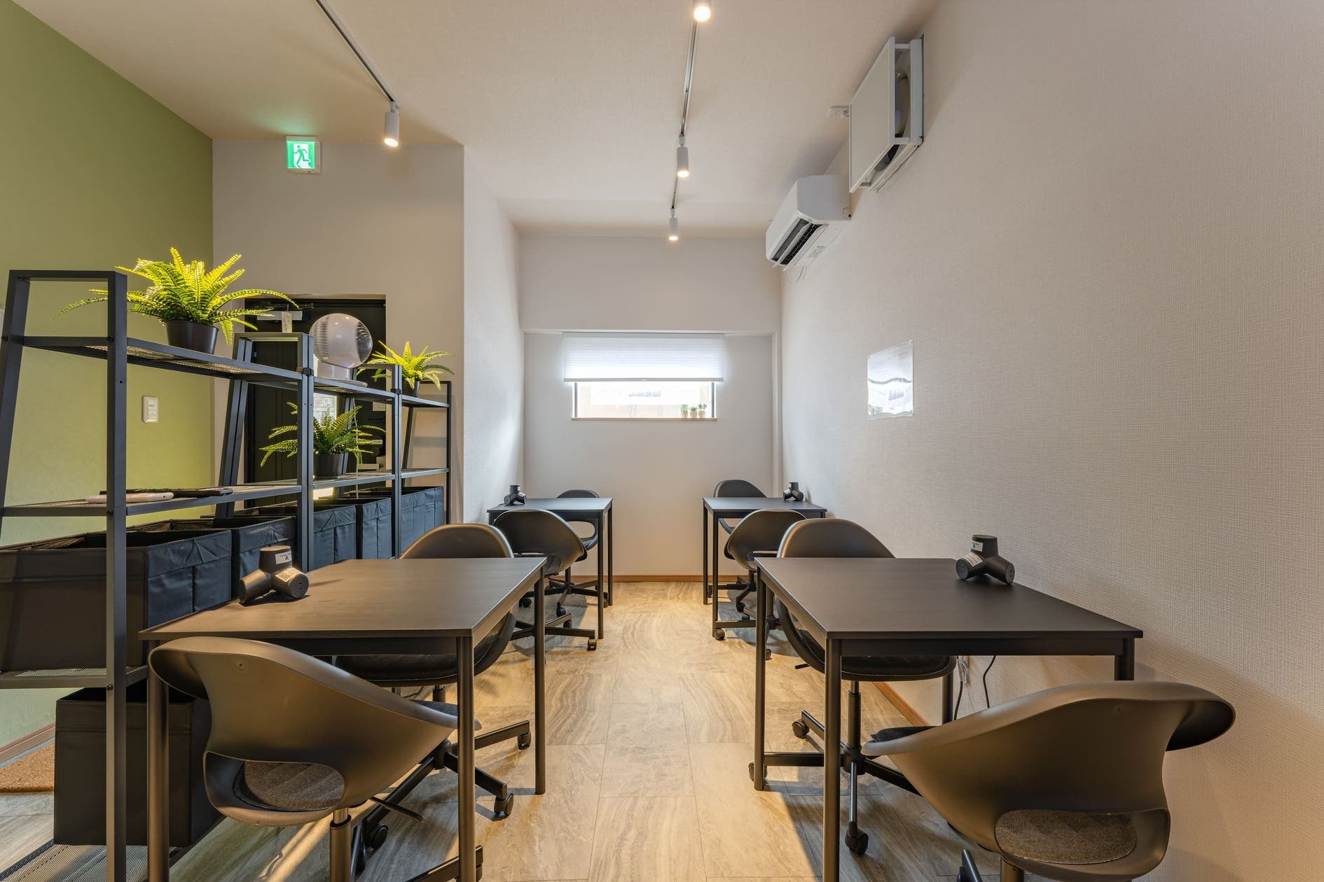 千日前線 北巽駅5分｜ラウンジテーブル A｜フリードリンク付き｜Wi-Fi・電源完備｜テレワーク・打ち合わせに｜の写真3