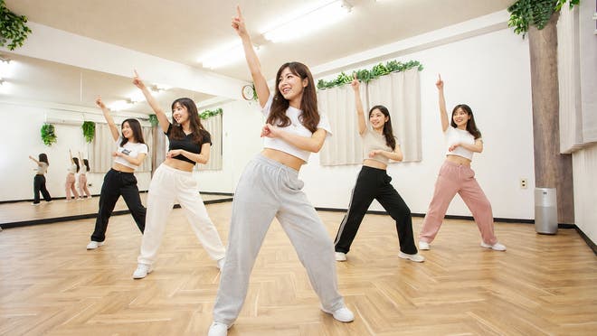 女性専用!防振マット仕様【新宿三丁目駅2分】【Studio LEAF新宿A】大型鏡広々30㎡でダンス・ヨガ・撮影・稽古演劇に最適の写真2
