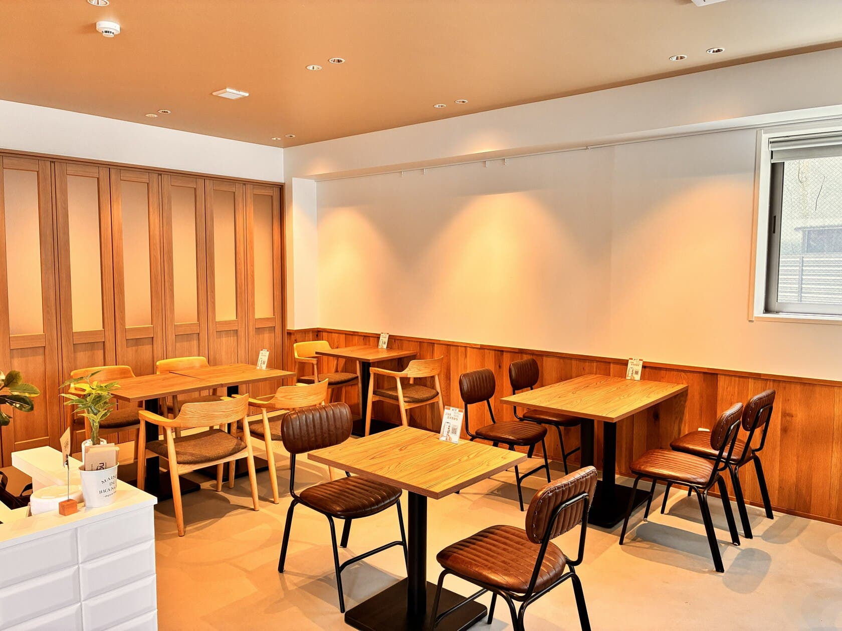後楽園徒歩５分NewOpenカフェ壁面の貸しギャラリーの写真1