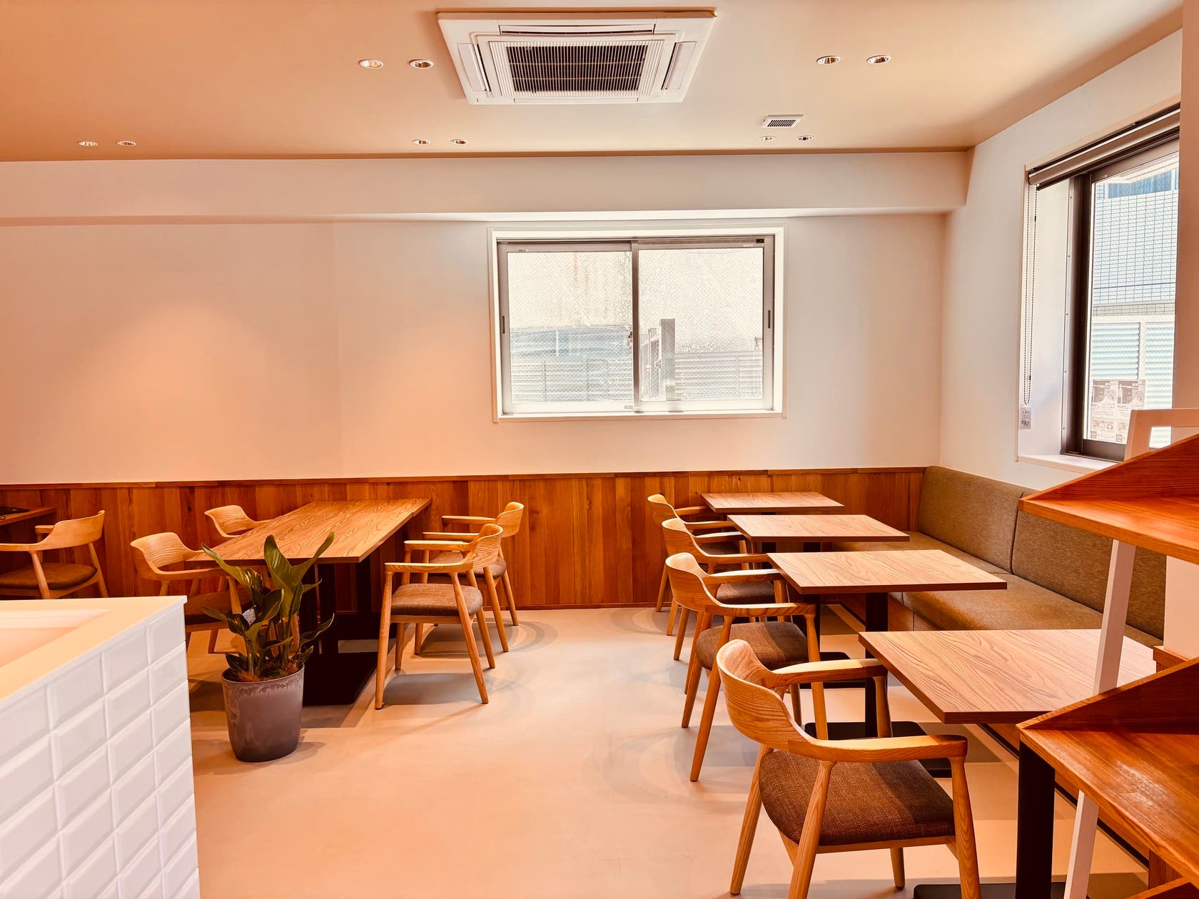 後楽園徒歩５分NewOpenカフェ壁面の貸しギャラリーの写真4